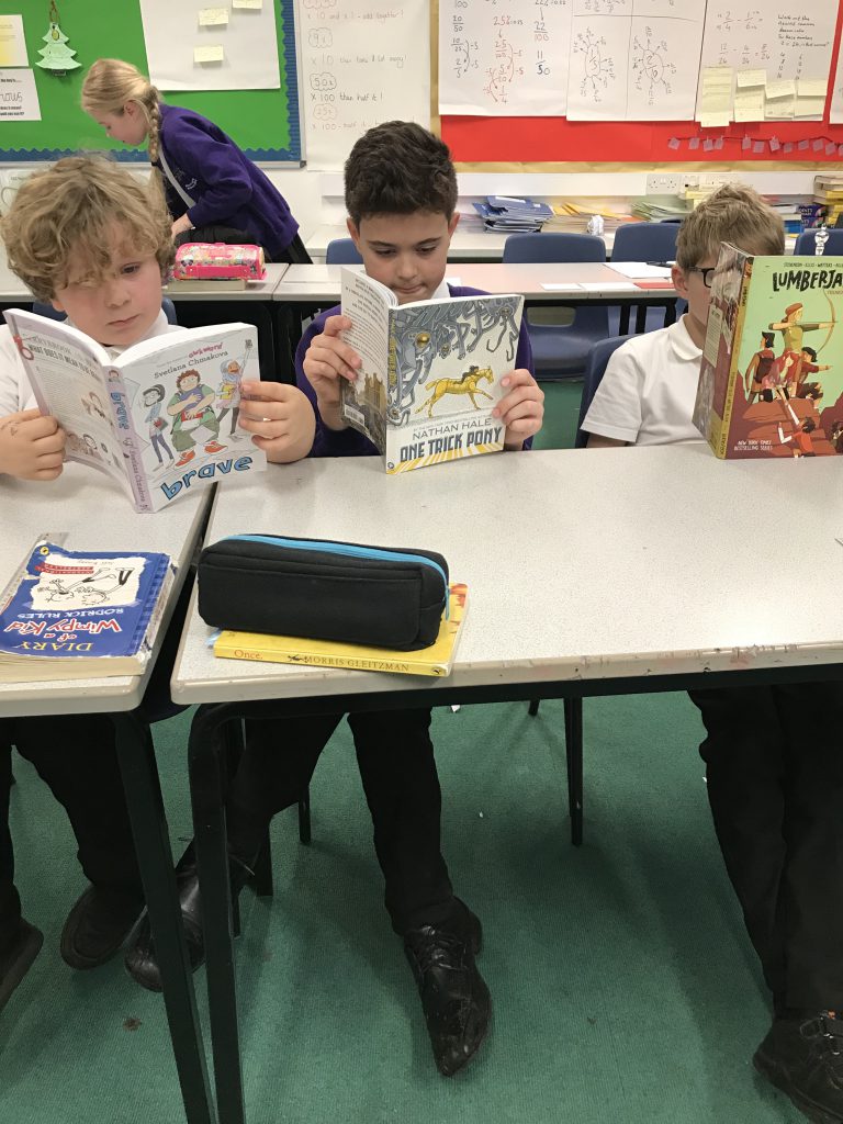 Sharing my love of graphic novels - Reading for Pleasure